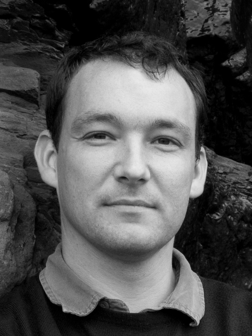 CYNAN JONES – El almacén de libros